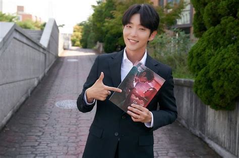 《恶之花》大结局播出在即 李准基文彩元发感言致谢观众