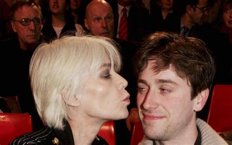 Françoise Hardy pourquoi son fils Thomas Dutronc n était pas à son chevet et n a vu sa