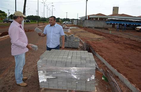 Nova etapa da obra de revitalização da avenida central de Japorã foi