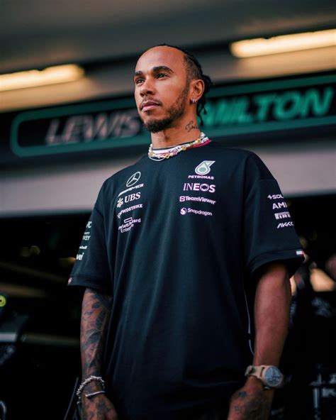 Lewis Hamilton Y Shakira Disfrutaron De Un Paseo En Yate En Miami Caras