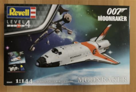 Revell 05665 Geschenkset Moonraker Space Shuttle James Bond 007