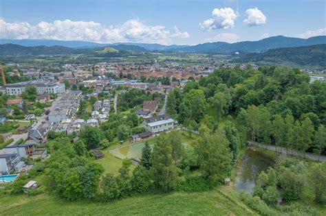 Vielseitiges Mehrfamilienwohnhaus mit Badeanlage über Altstadt 431 m²