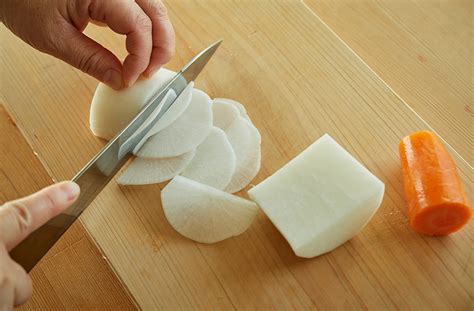 ささっと作れて本格的な味わい「鯛と野菜の小なべ」 林久右衛門商店