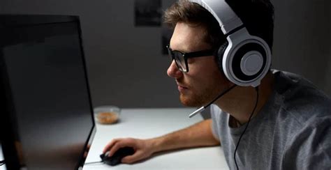 Best Headphones Types For Glasses Wearers Marketing Catalyst