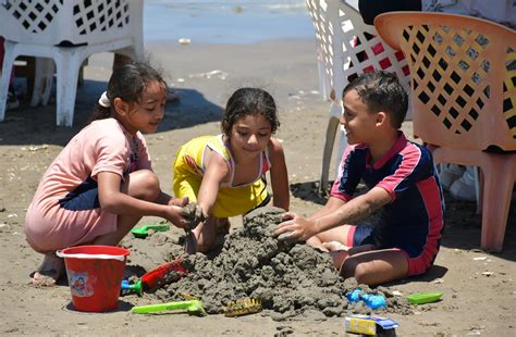 شاطئ بورسعيد مقصد آلاف الزوار فى عطلة نهاية الأسبوع صور اليوم السابع