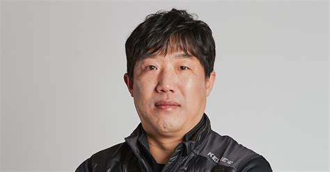 성한수 김천 신임감독 목표는 승격공격 축구로 20승 이상 거둘 것