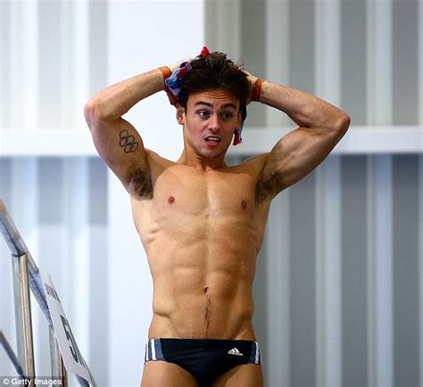 Tom Daley Shows Off His Incredible Abs At British National Diving Cup Daily Mail Online