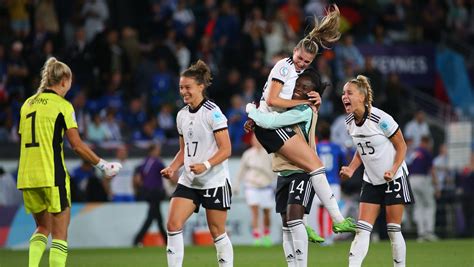 Fußball EM der Frauen Deutschland im Finale Wir spielen in Wembley vor Menschen