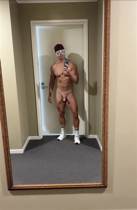 Nakedfitguyxxx On Twitter Happy Holidays From Outside My Hotel Room Door RTs For A Video