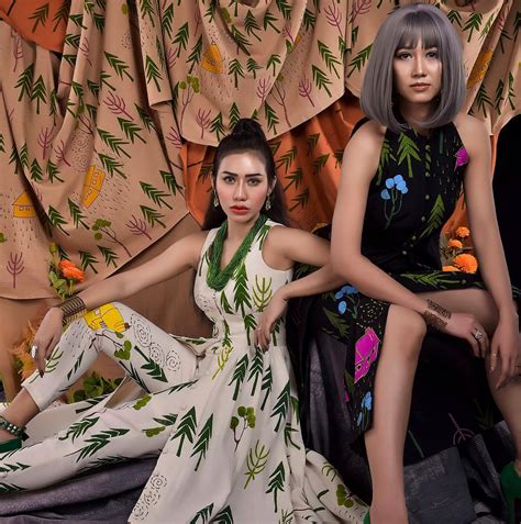 ခိုင်ပန်းချီ ပိုးထည်နှင့် ရိုးရာချည်ထည် ဖြန့်ချီရေး Yangon