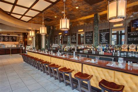 Teds Bulletin Waitress Picks Up The Tab Second State Temporarily Closed Eater Dc