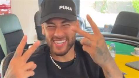 Faz o 22 Neymar é alvo de memes após promessa de gol para Bolsonaro