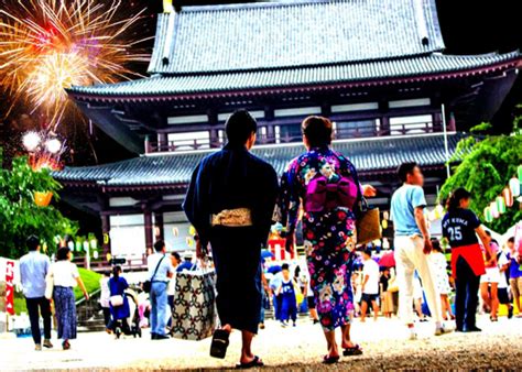 花火大会の誘い方4選！好きな人（男性）を上手に誘う方法