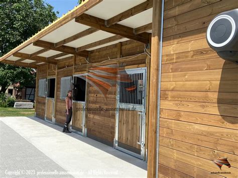 Aussenbox Pferdestall Pferdebox Weidehütte Offenstall Stallbau