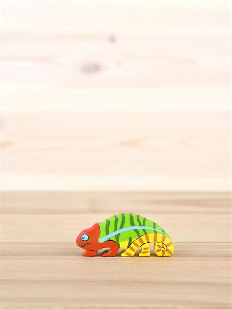 Wooden Chameleon Toy Exotic Reptile Safari Animals Toy African
