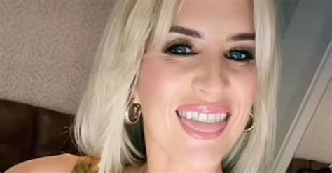 Sarah Jayne Dunn Flashes Midriff And Endless Legs As She Struts In
