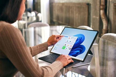 联想展出 Thinkpad X1 Fold 16 折叠屏变形本，搭12代酷睿、优化折痕和耐用性 木可可 木可可