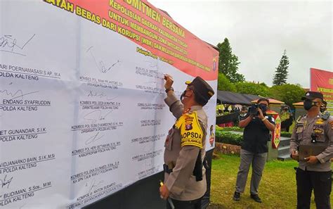 Kapolda Kalteng Tandatangani Komitmen Pembangunan Zona Integ