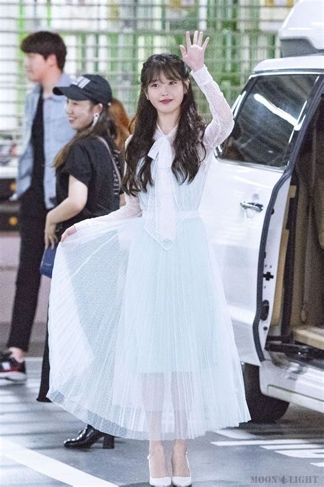[180516] 나의 이지은 미니 팬미팅 출퇴근 아이유 직찍 By 달빛마차 한국 유명인 패션 연예인