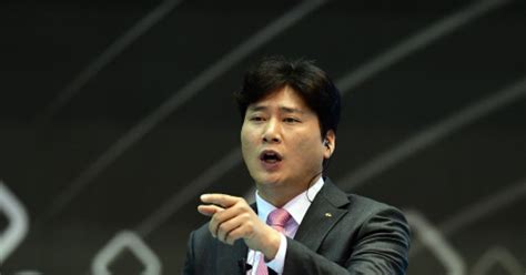 포토 작전지시하는 권순찬 감독