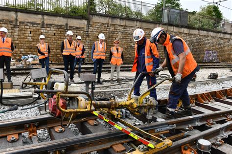 Dijon Transport Sncf Réseau Modernise 13 Aiguillages En Gare De Dijon