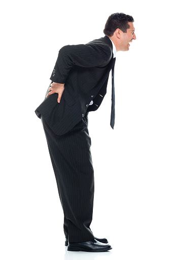 사이드 뷰 프로필 보기 전체 길이 1인 성인 잘 생긴 사람 코 카 서 스 남성 젊은 남자 매니저 비즈니스 맨 스탠딩 구부리기 육체 상해 착용 비즈니스 웨어 슈트 남자에 대한