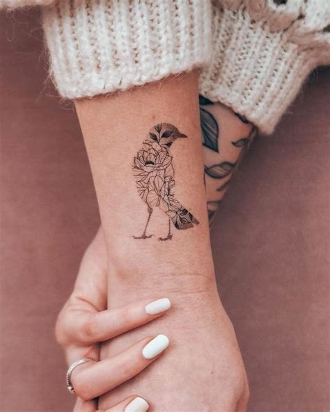 26 Awesome Small Bird Tattoo Models Small Tattoos And Ideas Tatuagem