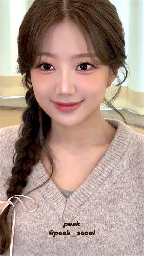 Peak 메이크업원장 예지 상큼발랄한 촬영이라 똥머리 코랄메이크업 너무 찰떡이당😝🧡 아나운서메이크업