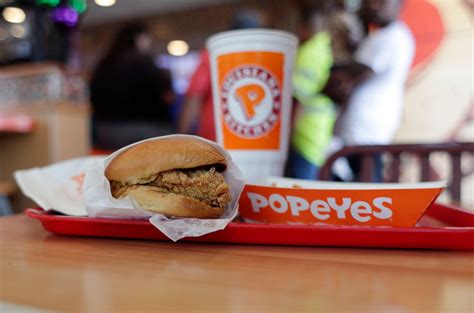 Man Stabbed To Death After Fight Over Popeyes Chicken Sandwich Police