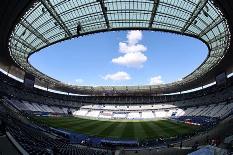 La UEFA Le Echa Un Pulso Al PSG Y Planea Comprar El Stade De France