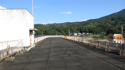 学校スタジオの人気撮影スポットは屋上です筑波山をバックに アクセス抜群の大型撮影スタジオ