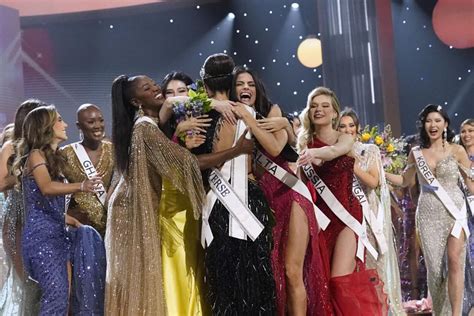 Photos Miss Usa Rbonney Gabriel Is Crowned Miss Universe In New