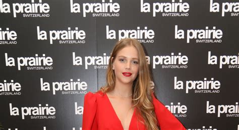 אסתי גינזבורג נקלעה להפגנות האפודים הצהובים Tmi