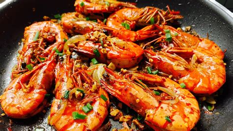 Resepi Udang Goreng Bawang Putih Matt Wilkins