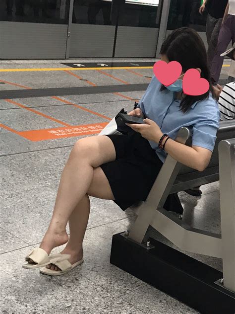 糊圖藝術家 On Twitter 这个足部动作太勾魂了 美脚 偷拍 盗摄 嫩足 嫩脚 美足