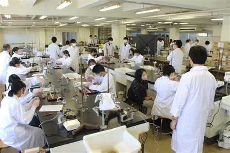 「実験ってとても楽しい！」高校生約25人が参加し化学実験教室開催 お知らせ・トピックス 岡山理科大学