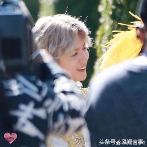 鹿晗變身盛世美顏的王子殿下在捷克布拉格錄製奔跑吧最後一期 每日頭條