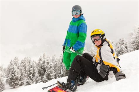 Why Do Snowboarders Hate Skiers Unveiling Real Reasons