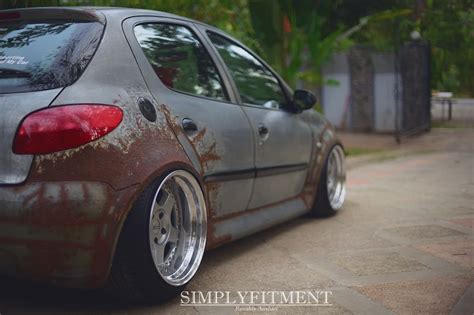 Andrie Erawans Rusty Peugeot 206 Simplyfitmentcom