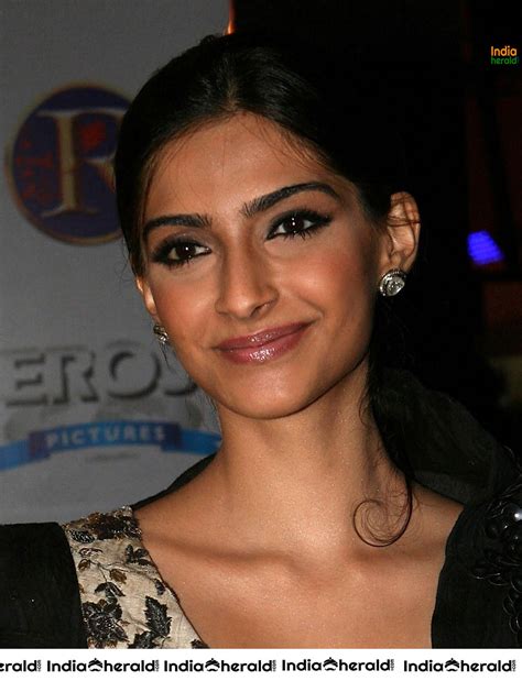 Sonam Kapoor Hot Photos Compilation To Tease Your Mood Set 1