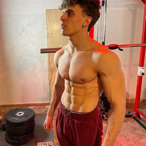 Crazzy Monday Fitness And Bodybuilding Lifestyle And Thinking Fitness Model Uriah Lytle