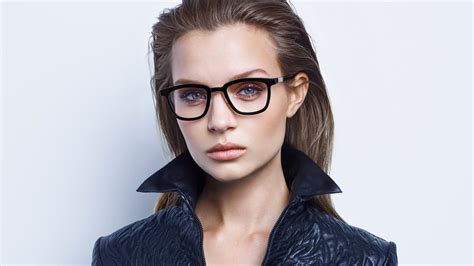 Download Wallpaper Look Pose Model Makeup Glasses Model Hair Look Section Girls In