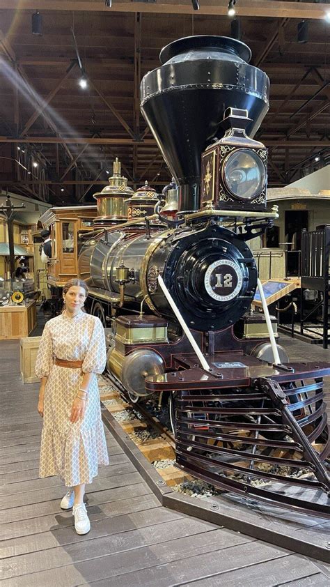 Dataanalyst Continuouslearning Culturalexperiences Innovation Networking