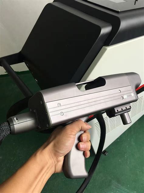 手持式激光清洗机 激光打标机 产品中心 西安谱镭德激光技术有限公司