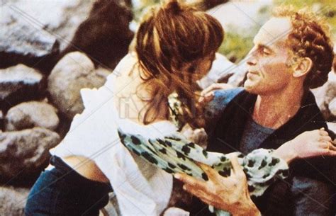 Pictures Of Leonora Fani