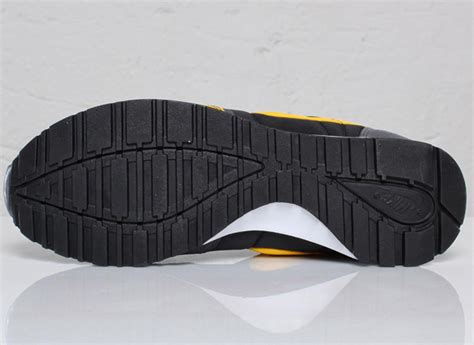 Nike Air Vengeance Black Varsity Maize Dark Grey Black