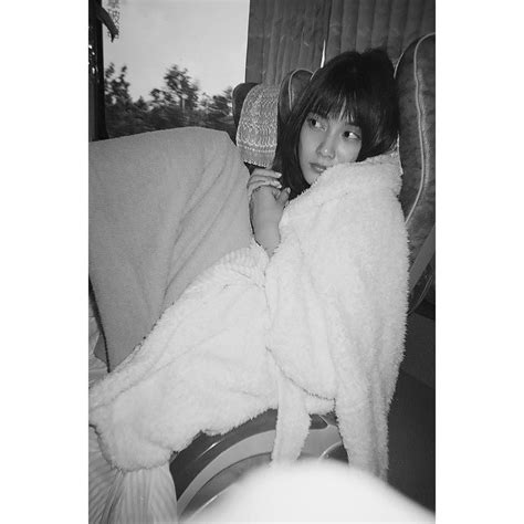 Instagram의 入山杏奈 ANNA IRIYAMA님 これもまた休憩中 美しい罪 film 入山杏奈 入山 日比美思