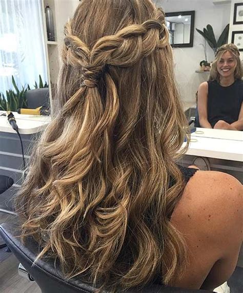 31 Half Up Half Down Hairstyles for Bridesmaids StayGlam Örgülü