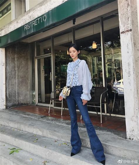王思聰前女友張予曦曬修長手指，網友：我仿佛看見一隻雞爪在跳舞 每日頭條