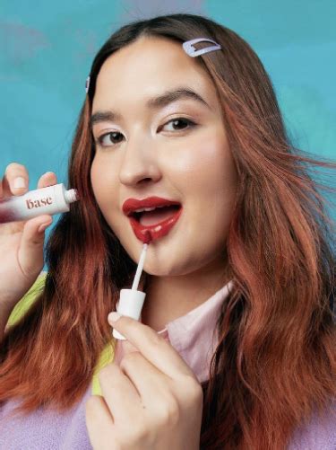 5 Lip Tint Lokal Yang Nggak Bikin Bibir Kering